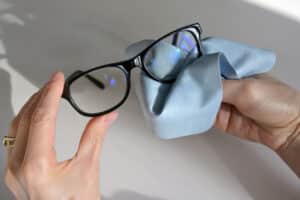 How to Remove Lenses from Glasses Effortlessly